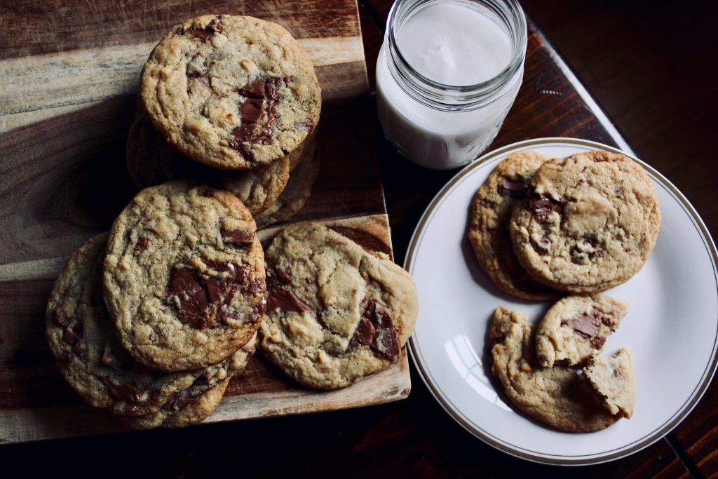 Dangerously Delectable Chocolate Chip Cookies - The Hungry Lyoness